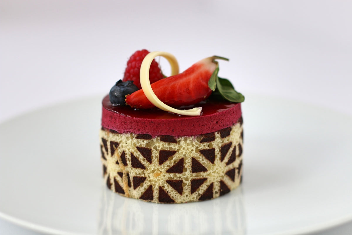 Cassis Mousse Individual – Pâtisserie Poupon